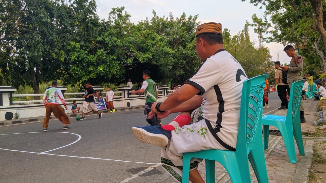 Sepak Bola Sarung Mewarnai Peringatan Hari Santri di Gorontalo