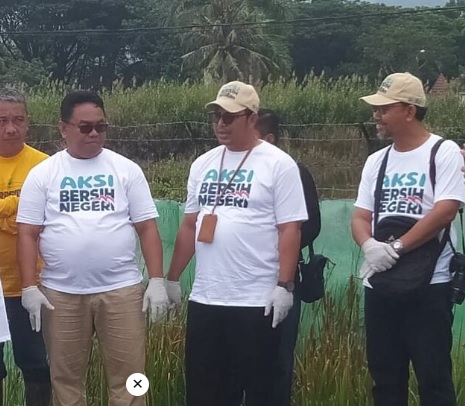 Kadis LHK Gorontalo Ajak Warga Makin Peduli Kebersihan Lingkungan - Dulohupa.id